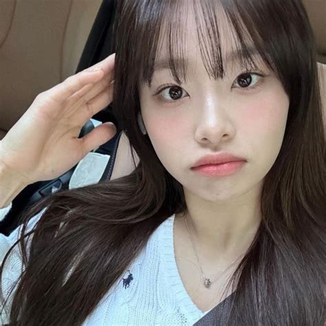 Pin By Jinrii On Chuu Chuu Loona Kpop Girls Girl