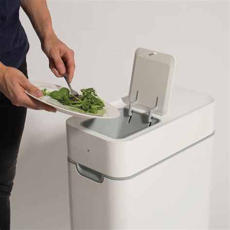 New York Citys Rubbish Bins Are Redesigned