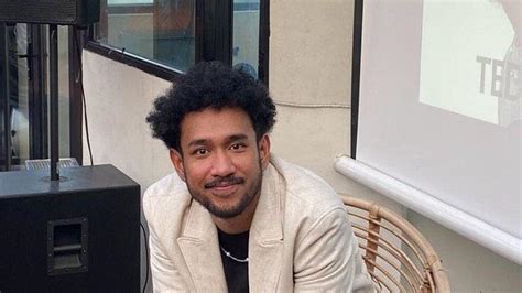 Perasaan Teddy Adhitya Dalam Bentuk Romantisasi Dirangkum Lewat Album Semua Semua