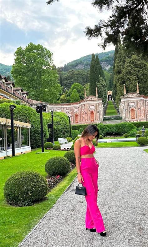 Lionel Messis Wife Antonela Roccuzzo Her Best Fashion Moments