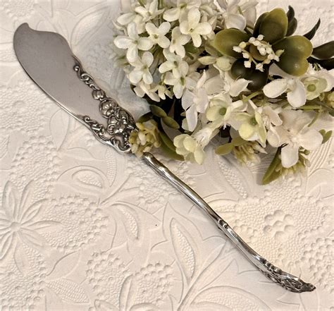 1904 Wm Rogers Berwick Dianatwisted Butter Knife Floral Pattern Twisted Butter Knife Master