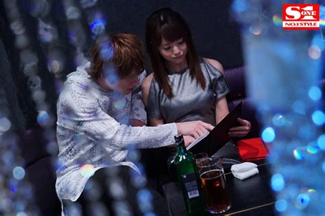 Snis 884 超イケメン歌舞伎町no1ホスト軍団が吉沢明歩をガチ口説き！ どっぷりハマって夜な夜な豪遊したアッキーがホストに狂って愛なき