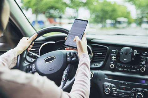 제도 시행에도 제주 운전 중 휴대전화 금지 위반 여전 한라일보