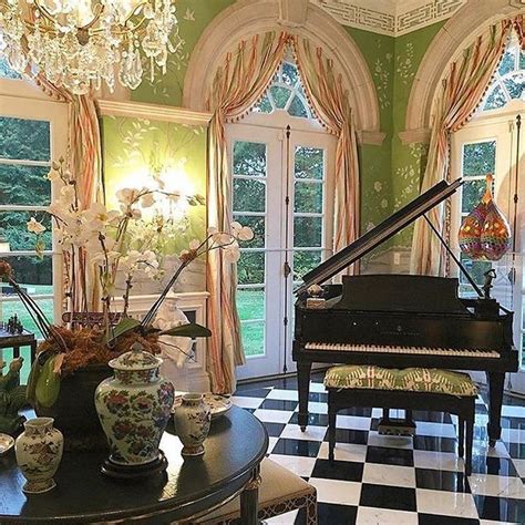 Traditional House With Chinoiserie Chic