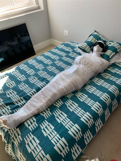 Theres Some Food In The Fridge Ill Be Home Around Seven Have A Nice Day Honey 😉 R