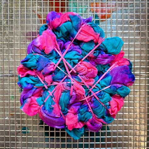 How To Tie Dye Scrunch Pattern