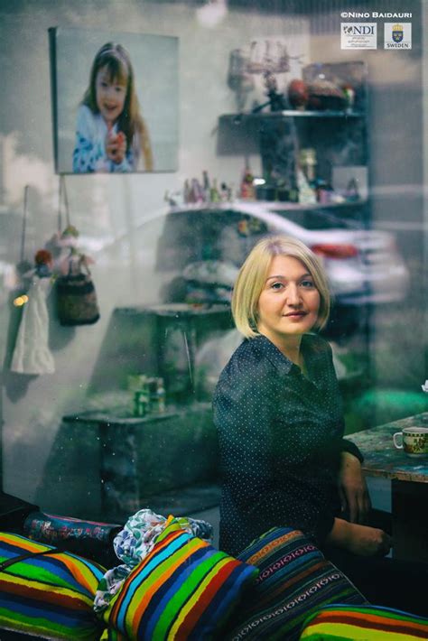 For English Scroll ქალები საქართველოდან Women Of Georgia