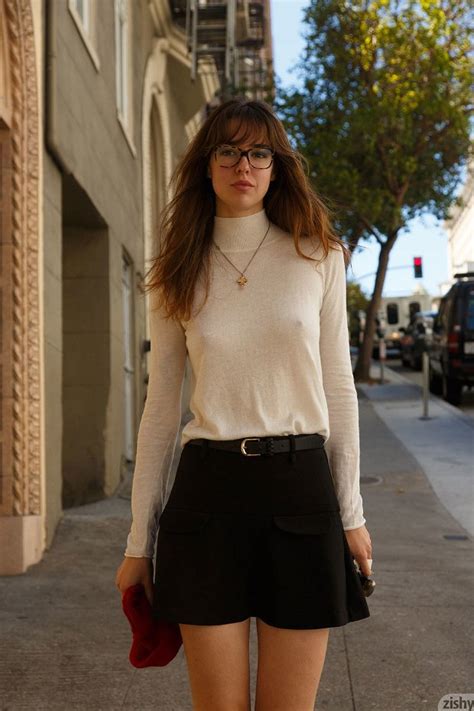 Braless On The Street Gwizawajo