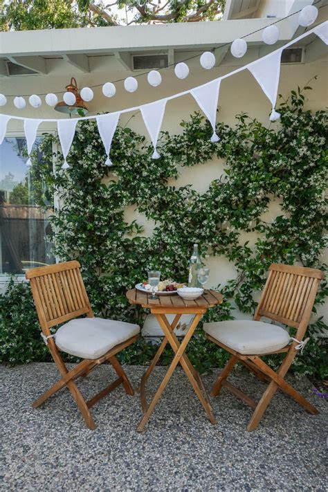 Diy Star Jasmine Trellis Wall — Rebecca And Genevieve