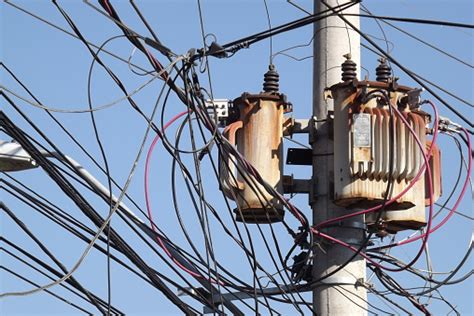 Transformator Listrik Di Tiang Foto Stok Unduh Gambar Sekarang Bahan Bakar Dan Pembangkit