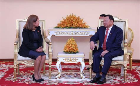 សម្តេចវិបុលសេនាភក្តី សាយ ឈុំ អនុញ្ញាតឱ្យឯកអគ្គរដ្ឋទូតទីម័រខាងកើត ចប់អាណត្តិប្រចាំកម្ពុជា