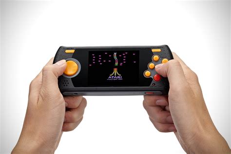 The Atari Flashback Lets You Play 60 Old School Video Games In The Palm