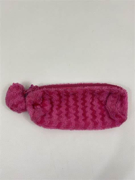 Темно розовый пенал — ціна 40 грн у каталозі Пенали Купити товари для дому та побуту за