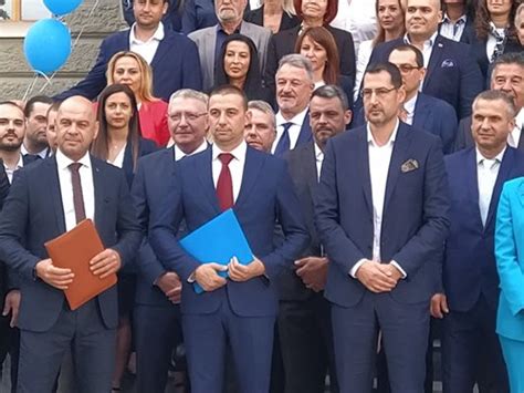 Кандидатът на ГЕРБ за кмет на Пловдив Костадин Димитров Задача № 1 е да построим опера снимки