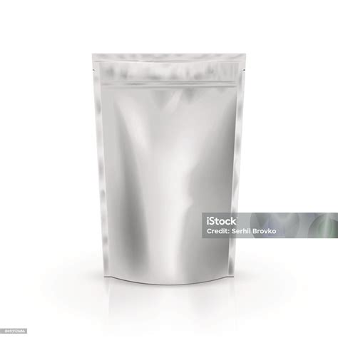 빈 호 일 음식 또는 마시는 가방 포장 밸브와 인감 빈 호 일 플라스틱 주머니 커피 가방입니다 포장 템플릿 이랑 컬렉션입니다 배경에 고립 벡터 일러스트입니다 가방에 대한