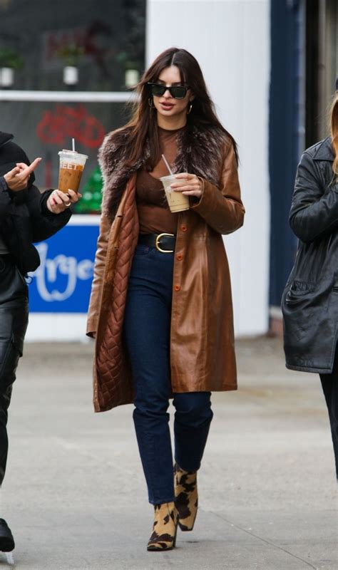 Emily Ratajkowski Street Style 12 04 2023 • Celebmafia
