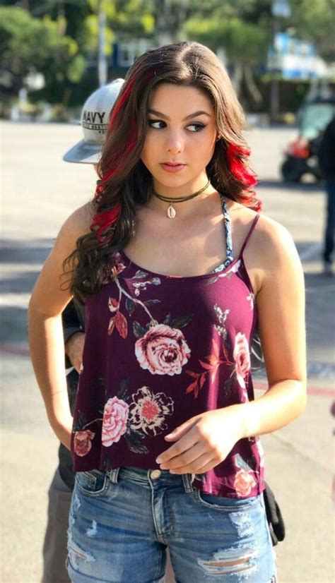 Pin By Ben Tucker On Kira Kosarin Kira Kosarin Kira Celebrities Female