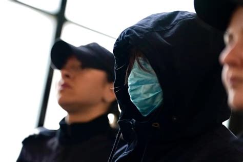 Красимира Трифонова иска под домашен арест дойде в съда с торба с