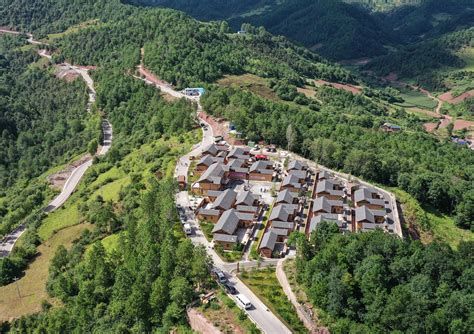 大凉山孩子的书桌社区