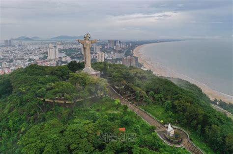32m 거대 예수상 12m 와불되돌아봄의 휴양 서울신문