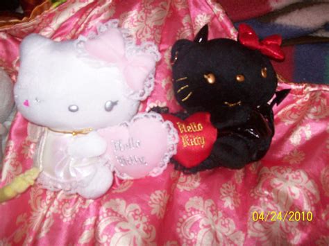 Angel And Devil Hello Kitty