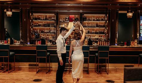 Autumn Long And Riley Mitchelles Wedding Website