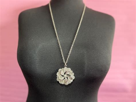 Brutalist Silver Tone Floral Pendant Necklace Vintage 1970s Modernist