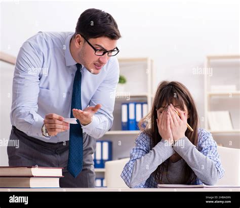 The Male Lecturer Giving Lecture To Female Babe Stock Photo Alamy