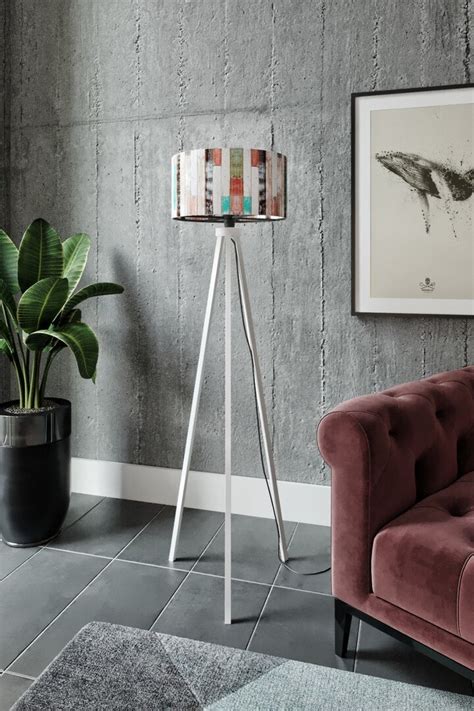 ტორშერი ფერადი 143 სმ