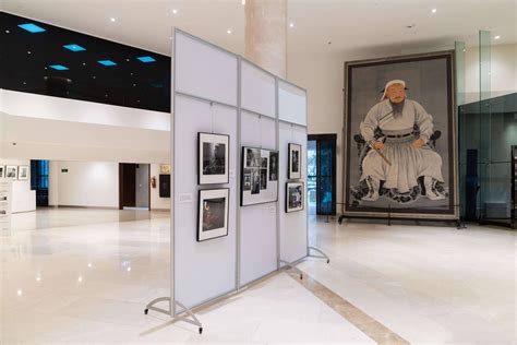 Хоёр цаг гэрэл зургийн үзэсгэлэн