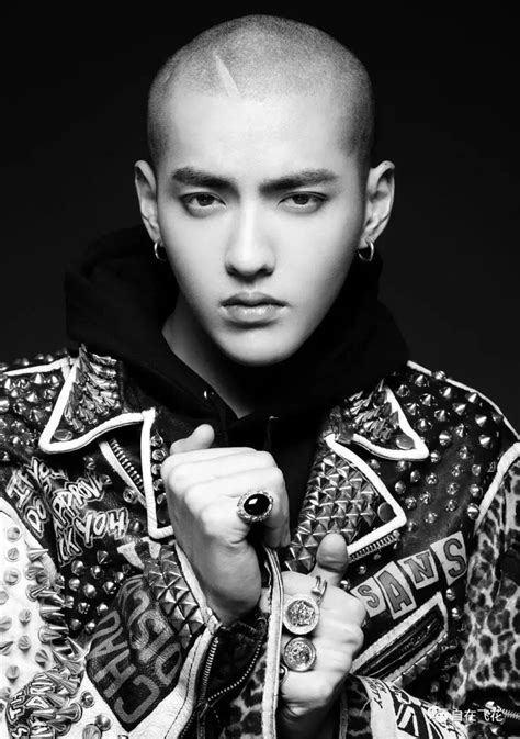 Reciting The Biography Of Wu Yifan Inews
