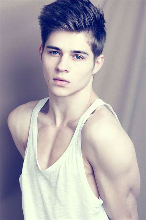 پدرام در انتظار کیر