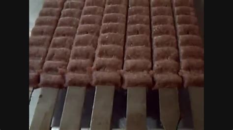 از ابتدا تا انتهای پخت کباب کوبیده با دستگاه کباب گیرکباب زنکباب سیخ