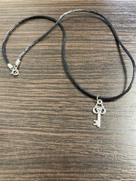 Кольє — ціна 60 грн у каталозі Кольє і намиста Купити аксесуари за доступною ціною на Шафі