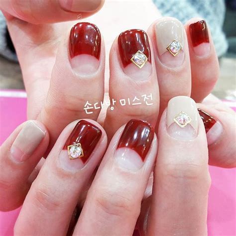 깔끔하게 버건디와베이지로 프렌치 카톡jmj830627 예약문의010 9260 0627 젤네일네일아트봄네일