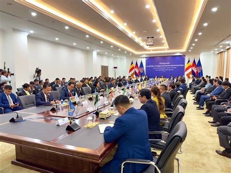 គណបក្សប្រជាជនកម្ពុជាចុះកិច្ចព្រមព្រៀងសហប្រតិបត្តិការនិងសម្ព័ន្ធភាពជាមួយគណបក្ស២៧ទៀត សារព័ត៌មាន