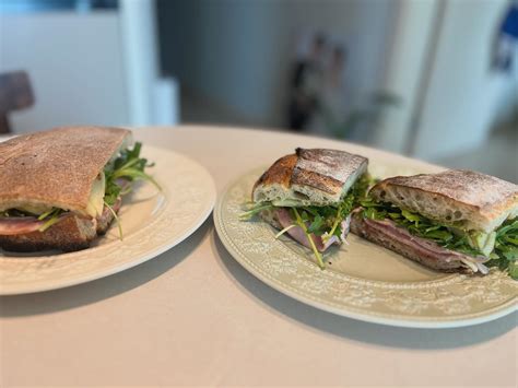 🏠조아용🏠 주말의 마무리 일욜 저녁으로 저희는 간단하게 샌드위치 해먹었어요🥪🤎 얼마 전 유튜브에서 타르틴베이커리의