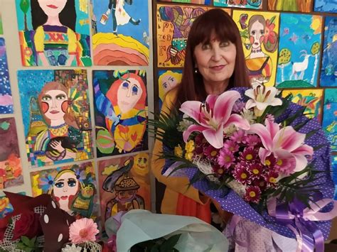 Институтът за цветовете Пантон“ обяви цвета на 2023 година Вива Маджента Истории