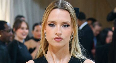 9 Hot Sexy Angele Sofia Bikini Pics