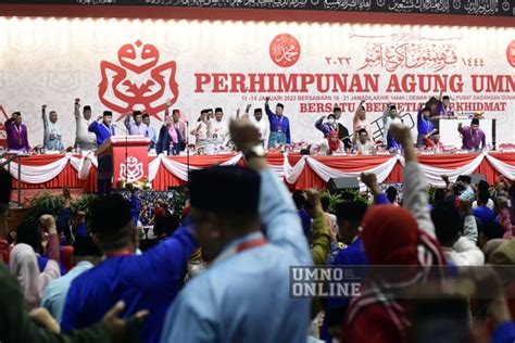 Hidup Umno Bergema Di Dewan Merdeka