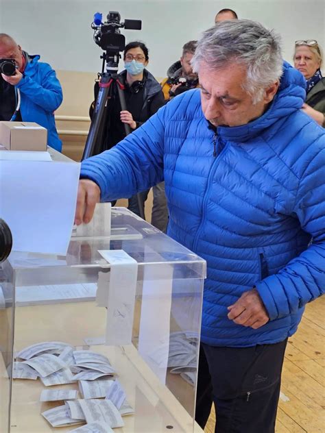 ПЪРВО В ПИК Татко Петко излезе на светло след заплахите срещу журналист СНИМКИ