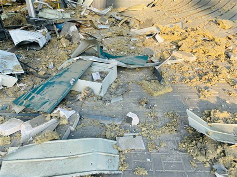 Росіяни атакували Запоріжжя шахедами пошкодили підприємство поранили чоловіка