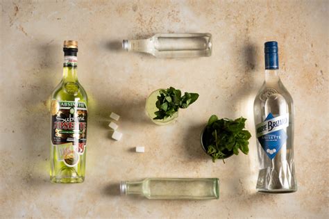Absinthe Frappé Cocktail Recipe by DrinksWorld