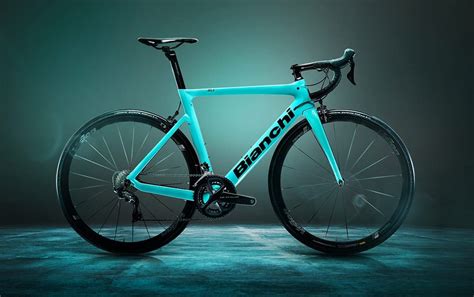 Céleste Bianchi La Couleur Qui Fait Exception Dans Le Vélo Guide Velo