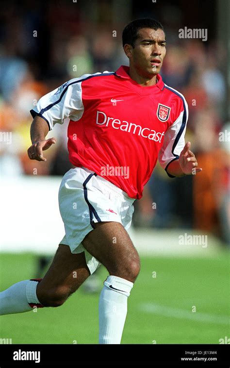 Giovanni Van Bronckhorst Arsenal Fc London Barnet V Arsenal 11 August
