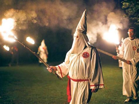100 Jahre Nach Der Neugründung Des Kkk Besuch Im Hauptquartier Des Ku