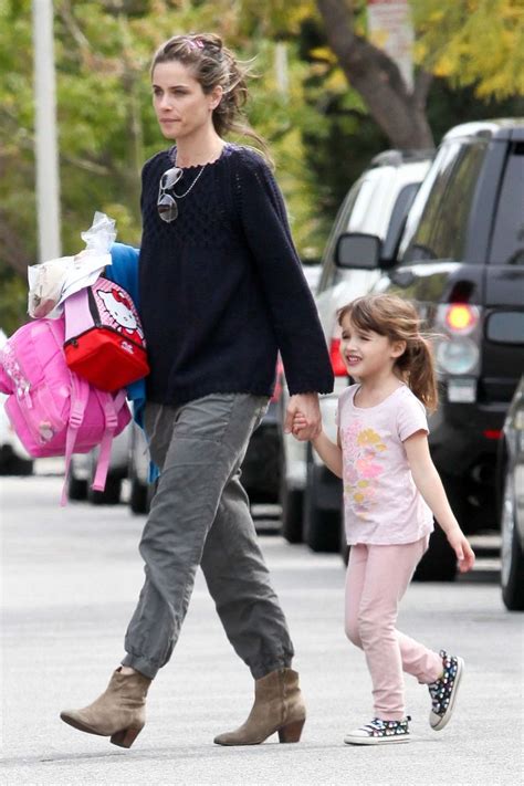 Amanda Peet Biography