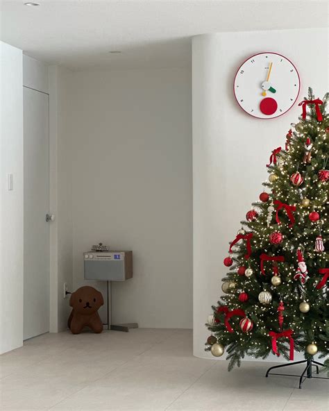 스윗홈예나 아기가사는집 애개육아 🎄💫♥️ 애기 잘 때 혼자 끙차끙차 트리 옮기기 성공 최대한 조용히 하고 있는데🤫