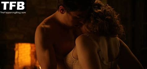 Abigail Breslin Sexy Topless Photos Allpornimages