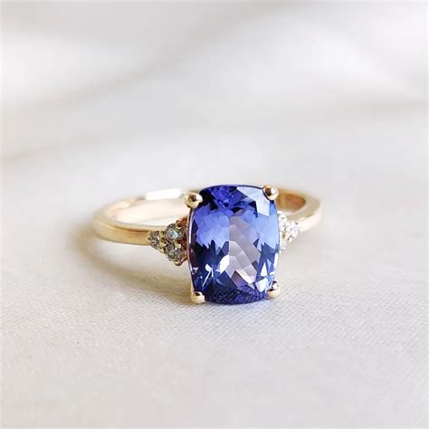 Wedding Ring 14 Kt Yellow Gold 215ct Tw Tanzanite Diamond